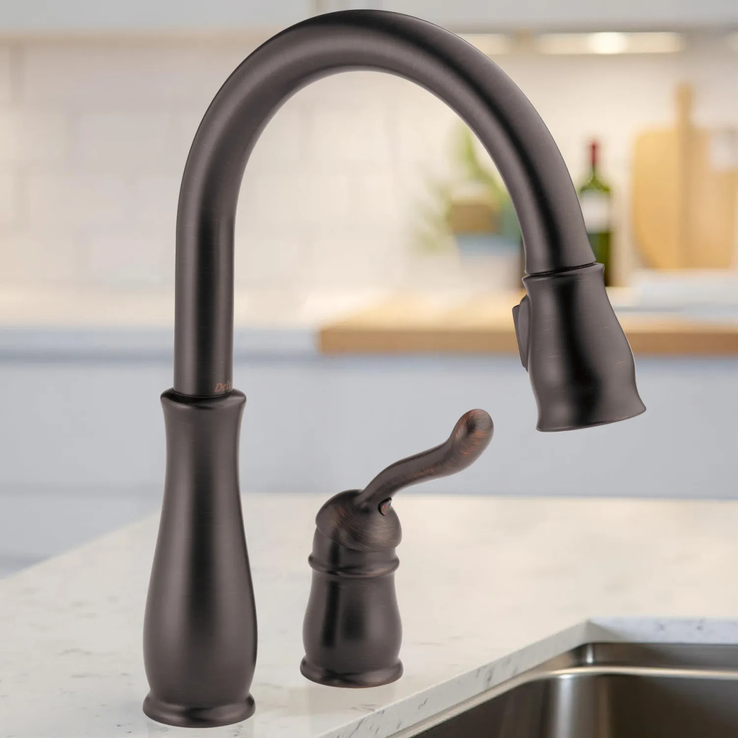 Delta Leland Pull-Down Kitchen Faucet, Single-Handle, 2 Hole, Touch ...