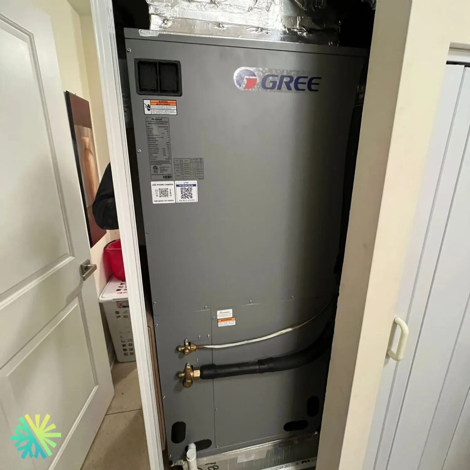 GREE FLEXX Unitary Cooling Only Split System with 24,000 BTU, 20 SEER ...