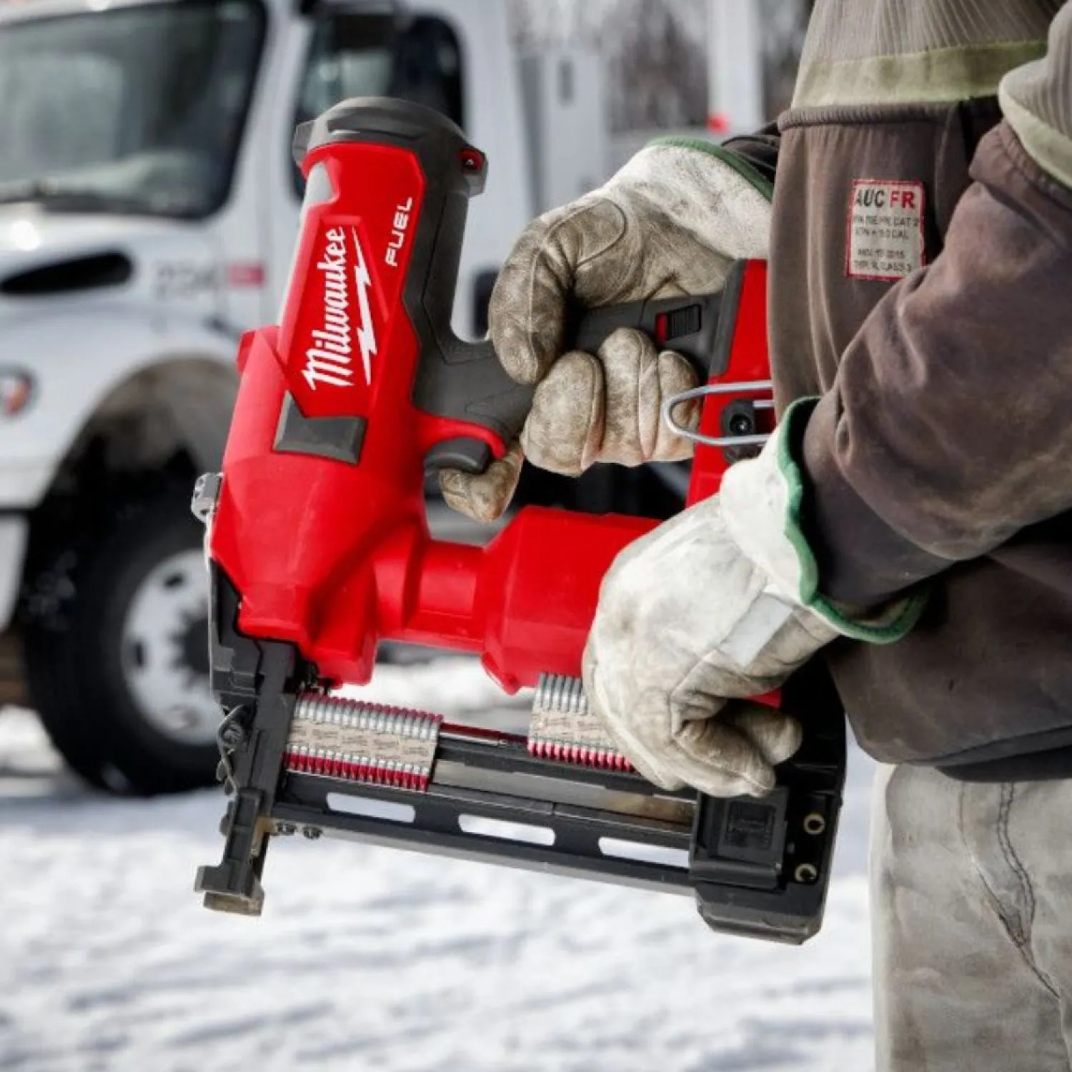 Milwaukee 2" 9-Gauge Galvanized Staples for M18 FUEL Utility Fencing ...
