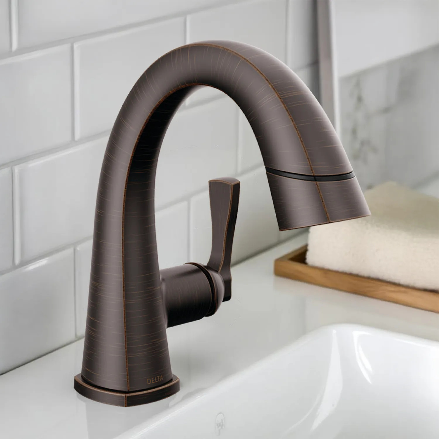 Delta Stryke Pull-Down Bathroom Faucet, Single Handle, DIAMOND Seal ...