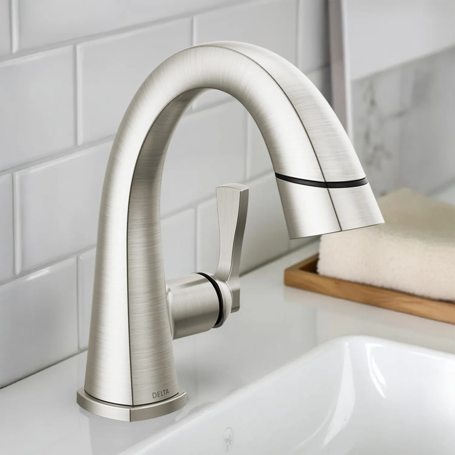 Delta Stryke Pull-Down Bathroom Faucet, Single Handle, DIAMOND Seal ...