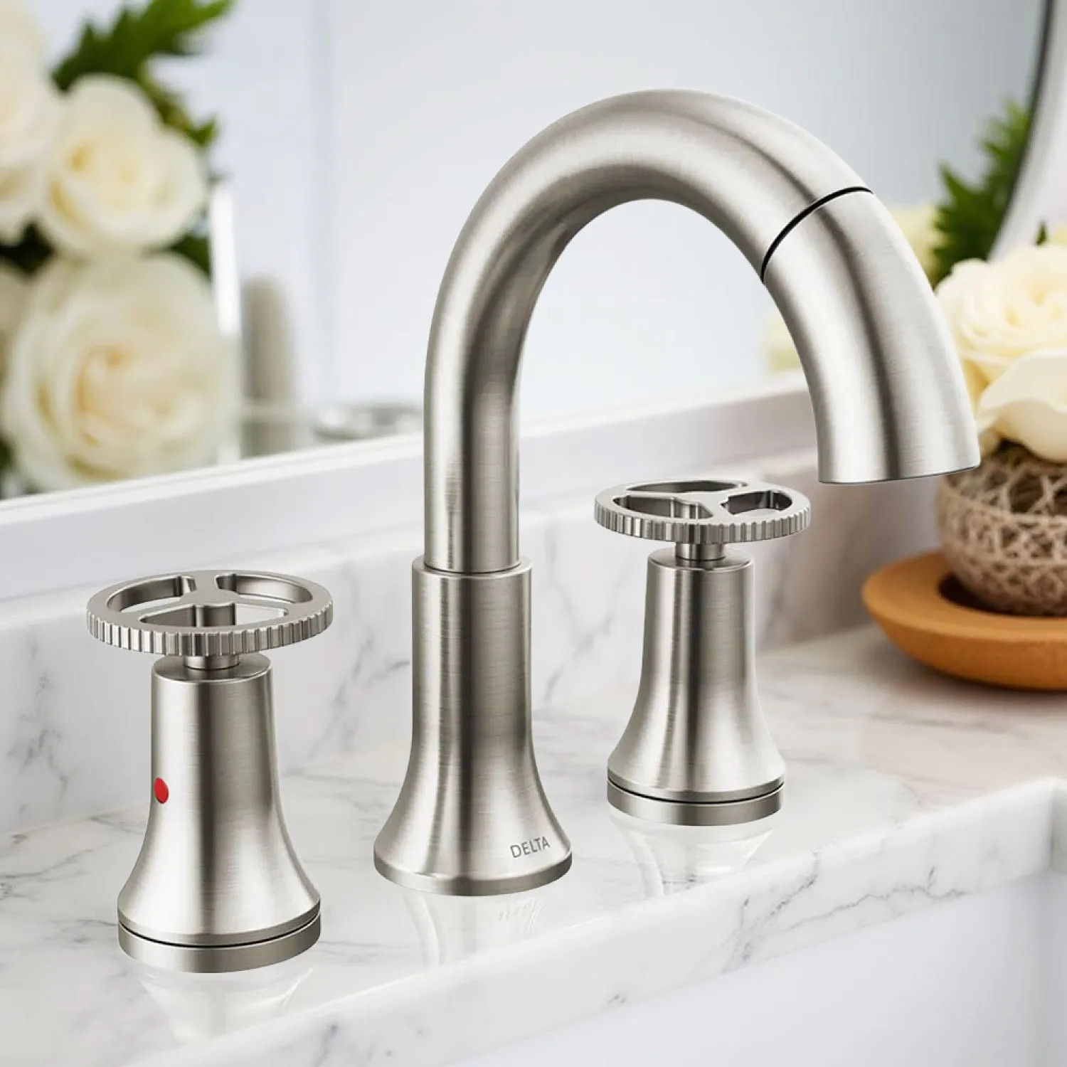 Delta Trinsic Pull Down Widespread Bathroom Faucet, DIAMOND Seal, MagnaTite, WaterSense, Two ...